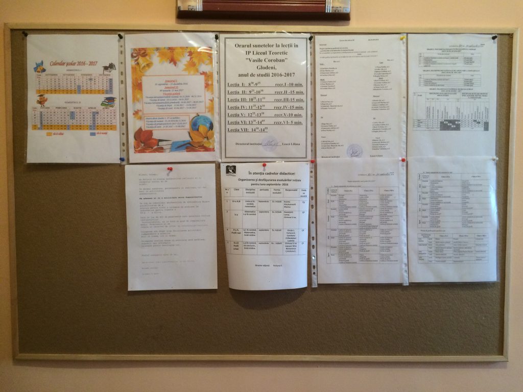 Tabla din pluta ECO rama lemn. Avizier din pluta scoala/oficiu.